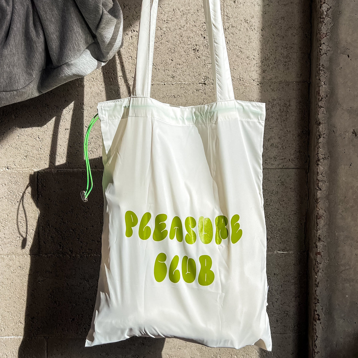 Шопер FIZI "Pleasure Club" in white купити в Україні